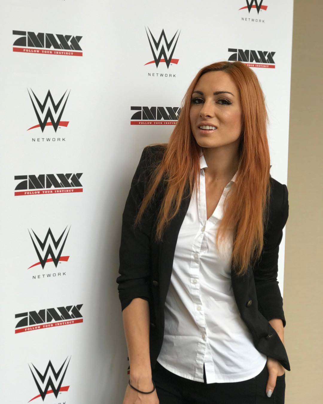 Cute Pose | Scrolller