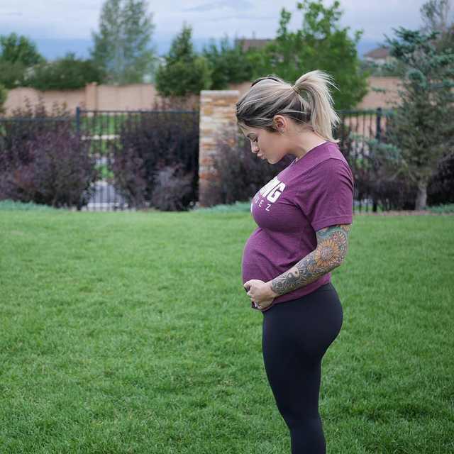 Cute pregnant belly | Scrolller