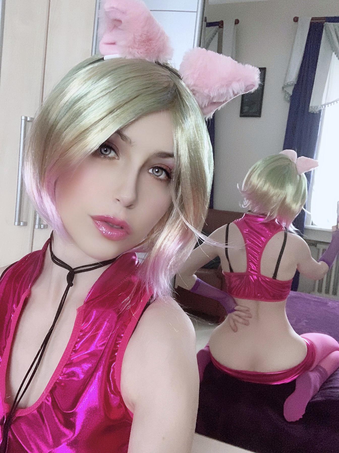 Cute Selfie 😻 Scrolller