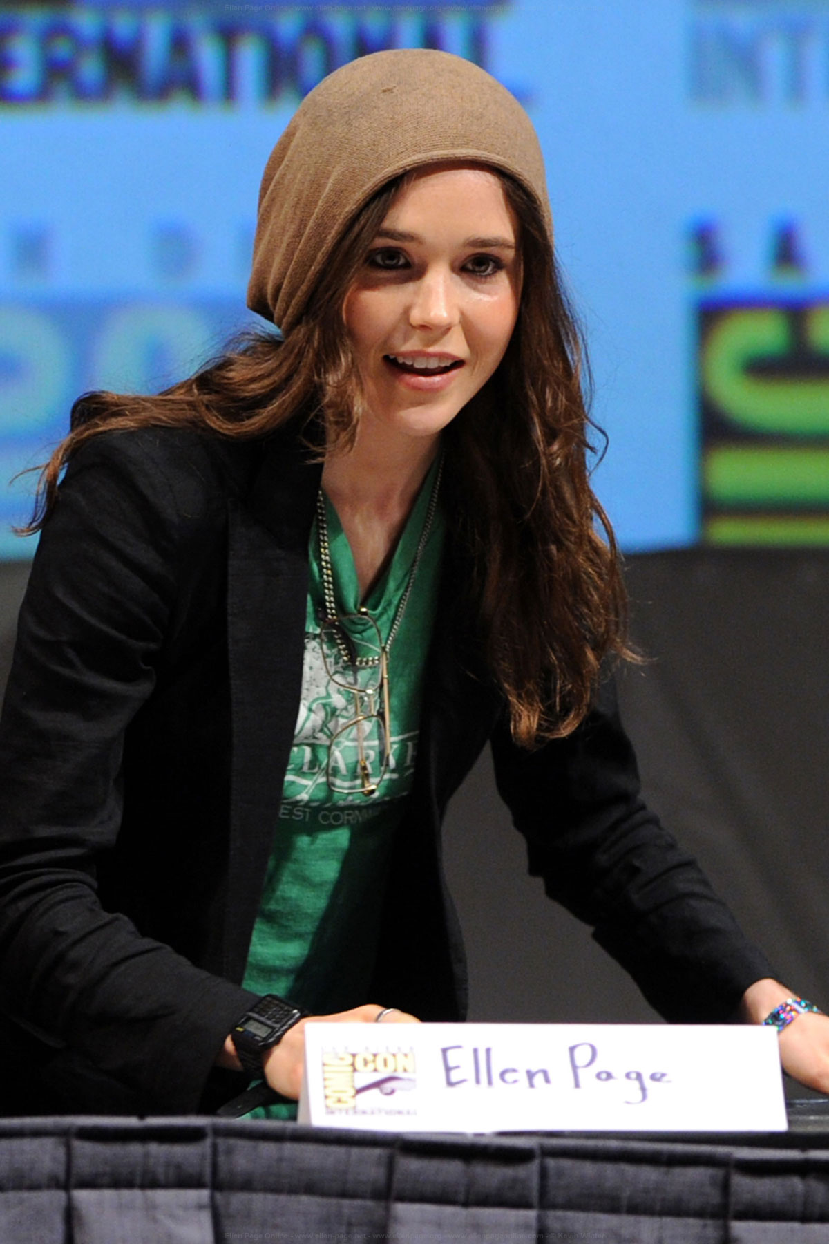 Cute shot of Ellen at Comic-Con | Scrolller