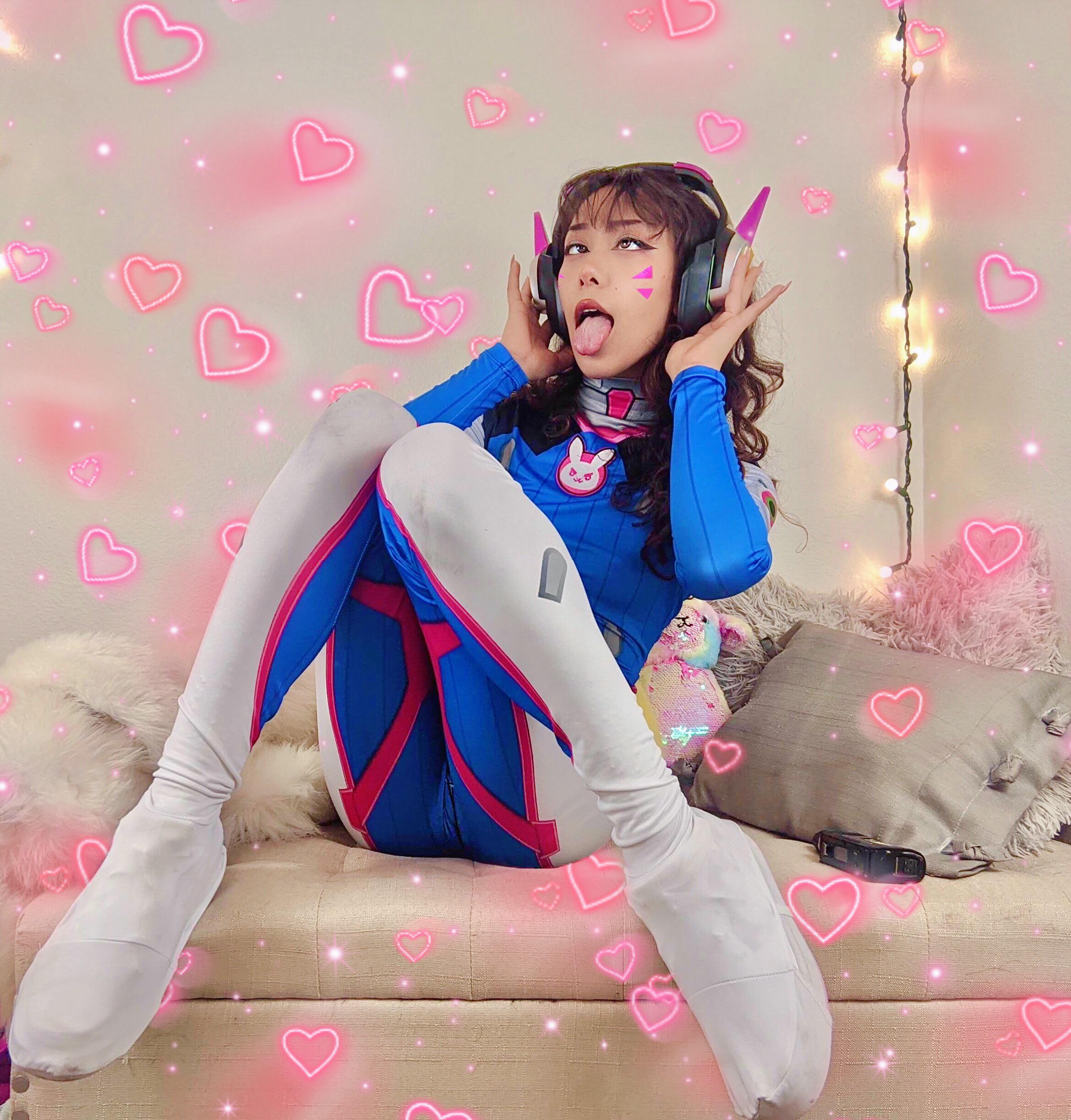 D.VA first cosplay! :) what do you guys think? | Scrolller