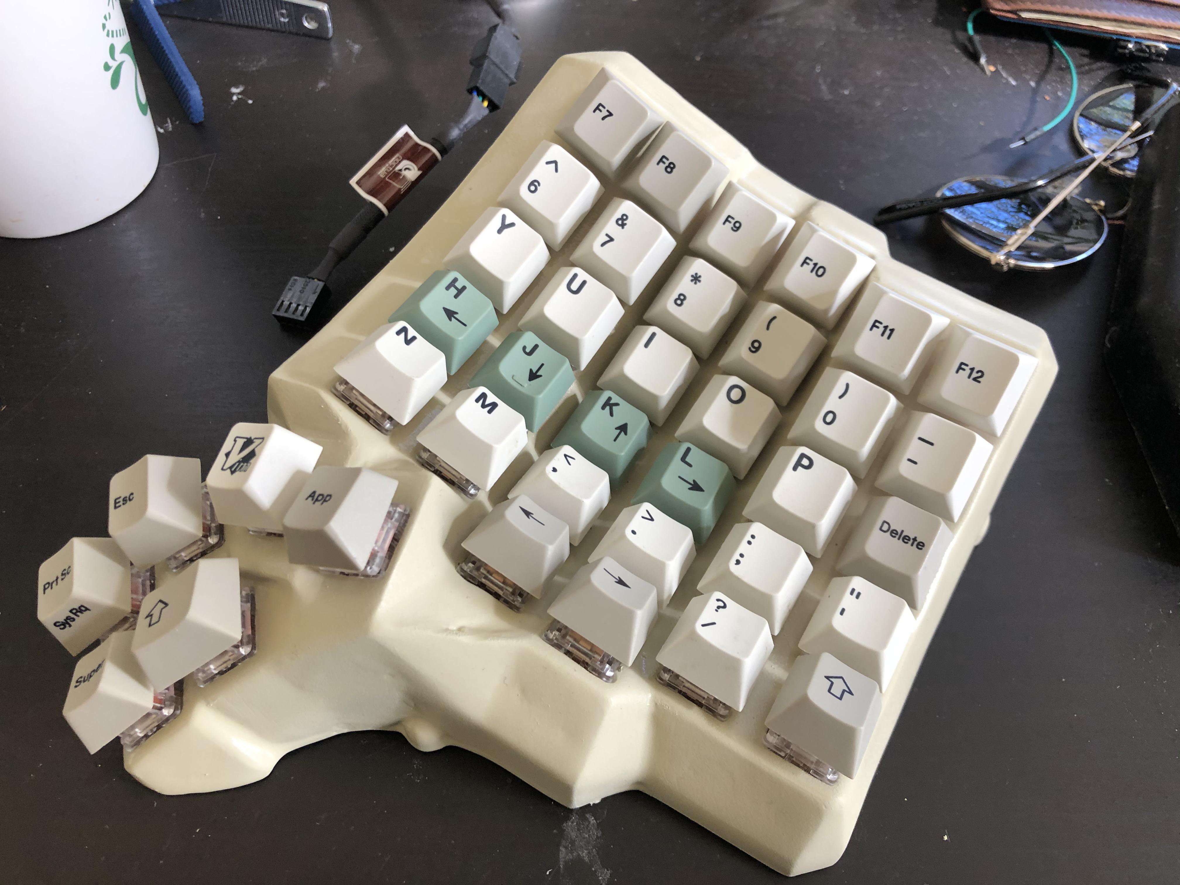 Dactyl manuform printed in nylon WIP | Scrolller