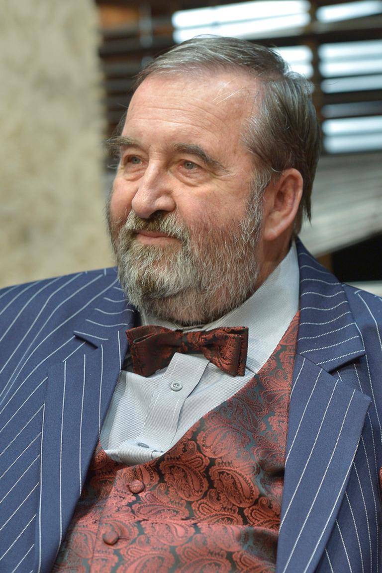 daddy bear looking sharp | Scrolller