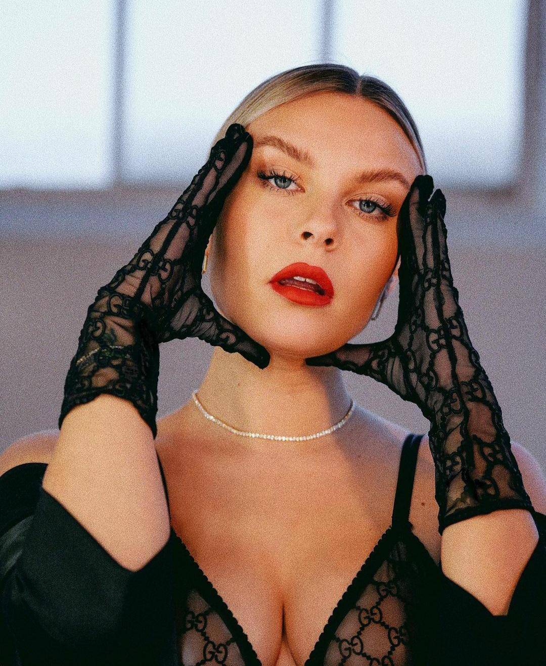 Dagi Bee | Scrolller