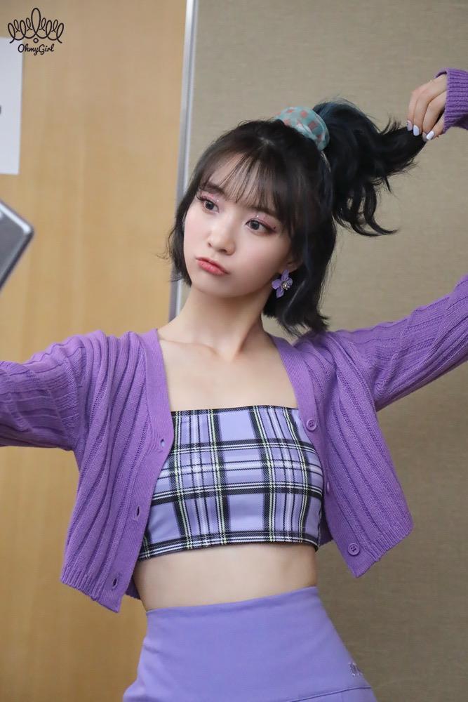 Daily Binnie #1042 - Ponytail Selfie | Scrolller