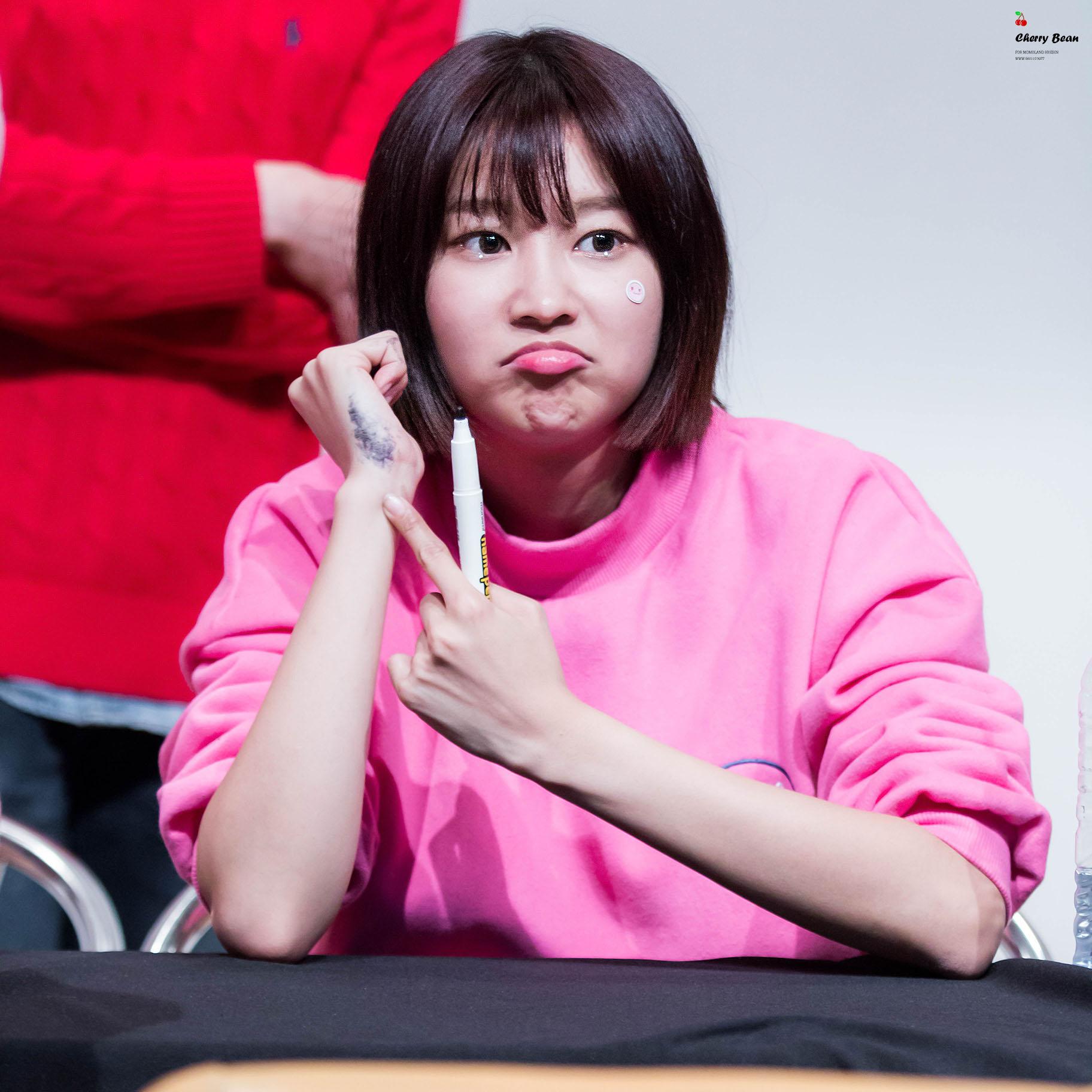 Daily Hyebin #1 | Scrolller