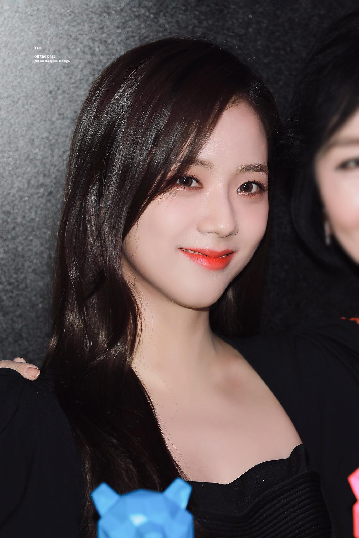 Daily Jisoo #34 | Scrolller