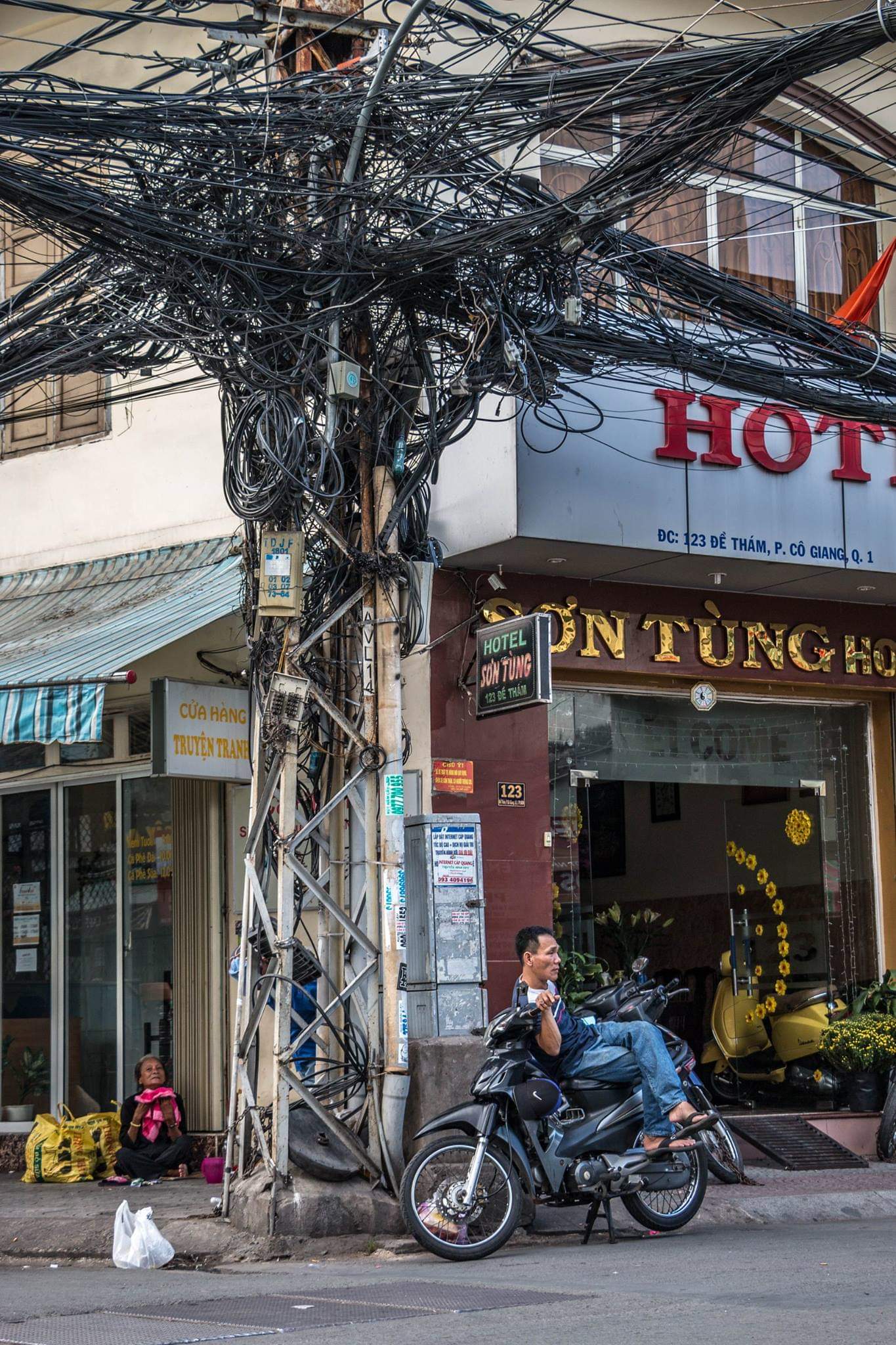 Daily life in Saigon 2 | Scrolller