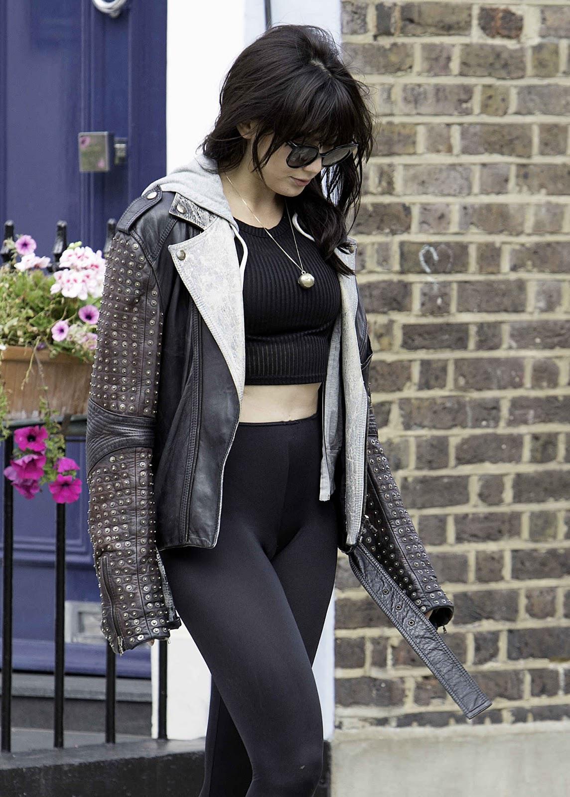 DAISY LOWE | Scrolller