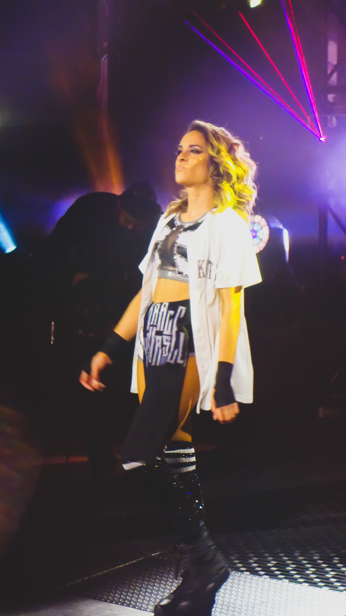 Looking hot while making her entrance | Scrolller