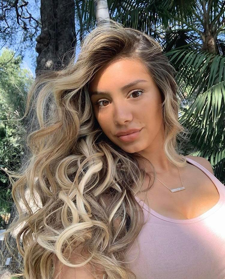 Damn, she is just stunning | Scrolller