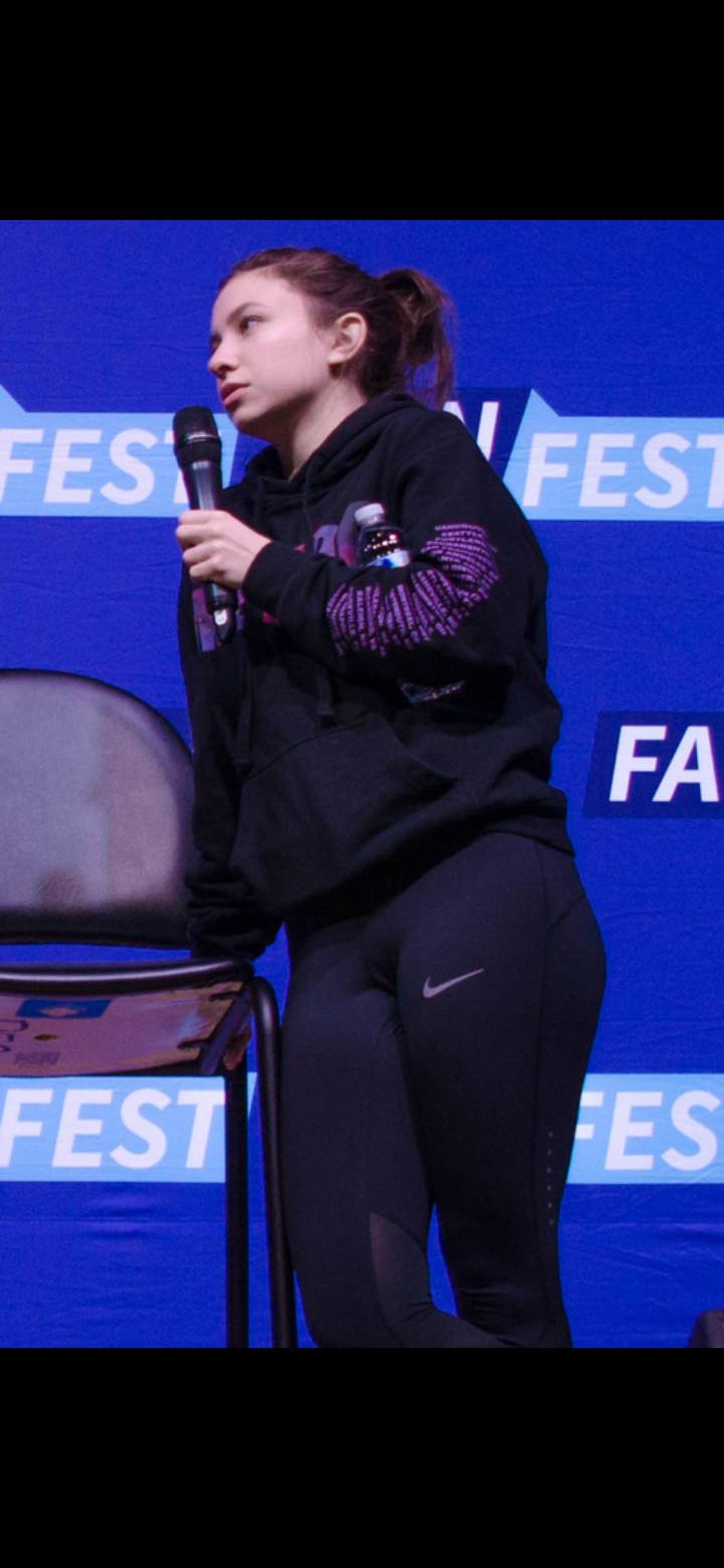 Damn , those legs 💦💦💦🍑 | Scrolller