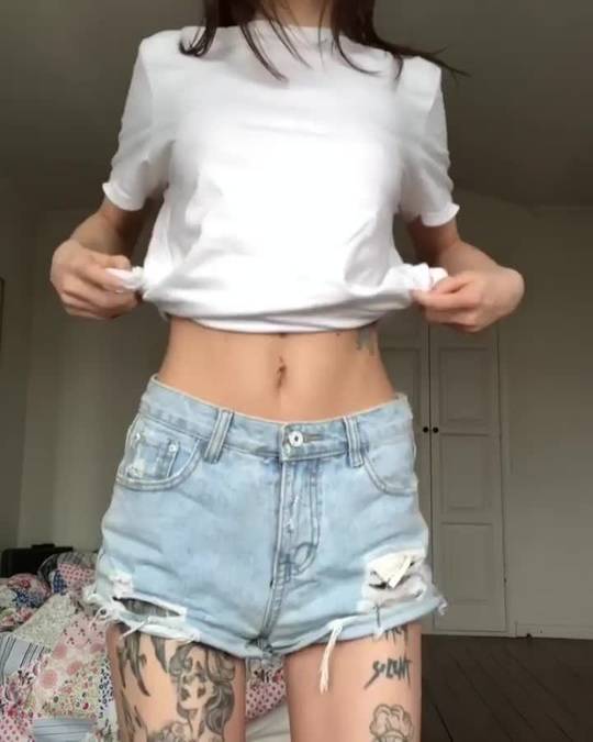 Dancing to the rhythm | Scrolller