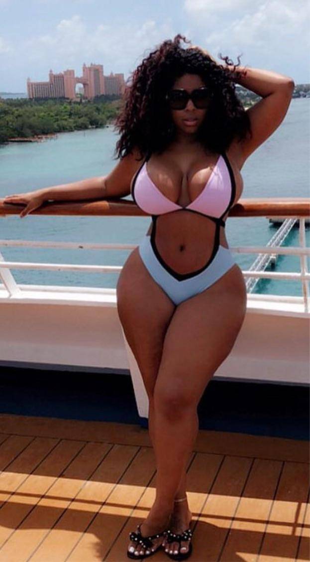 Dangerous Curves Ahead! 🍆🍆🍆 | Scrolller