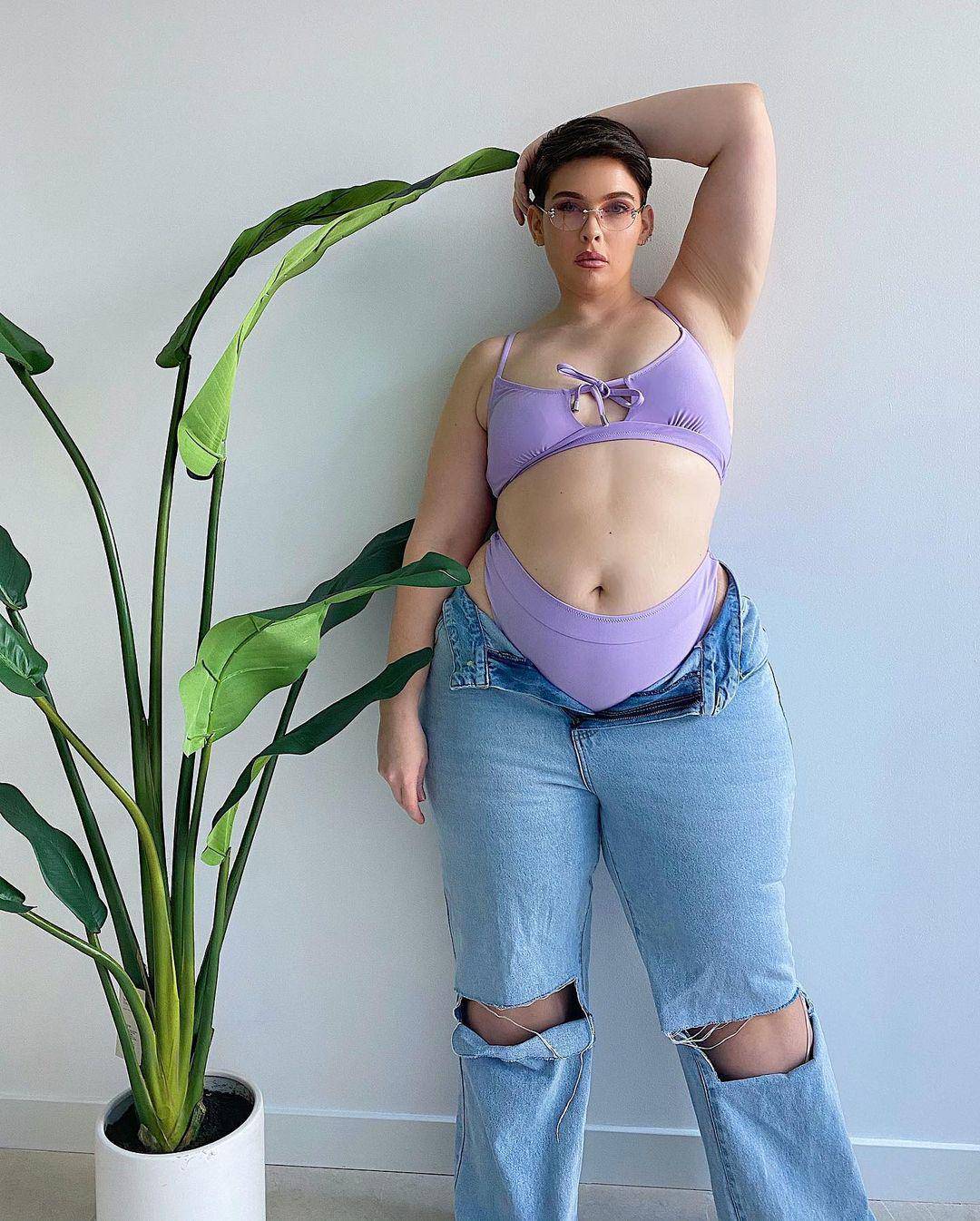 Danielle Carbonari | Scrolller