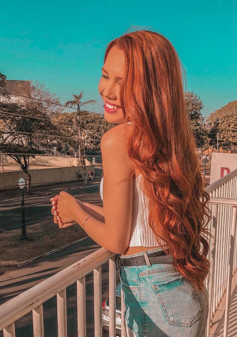 Danielle Mello | Scrolller