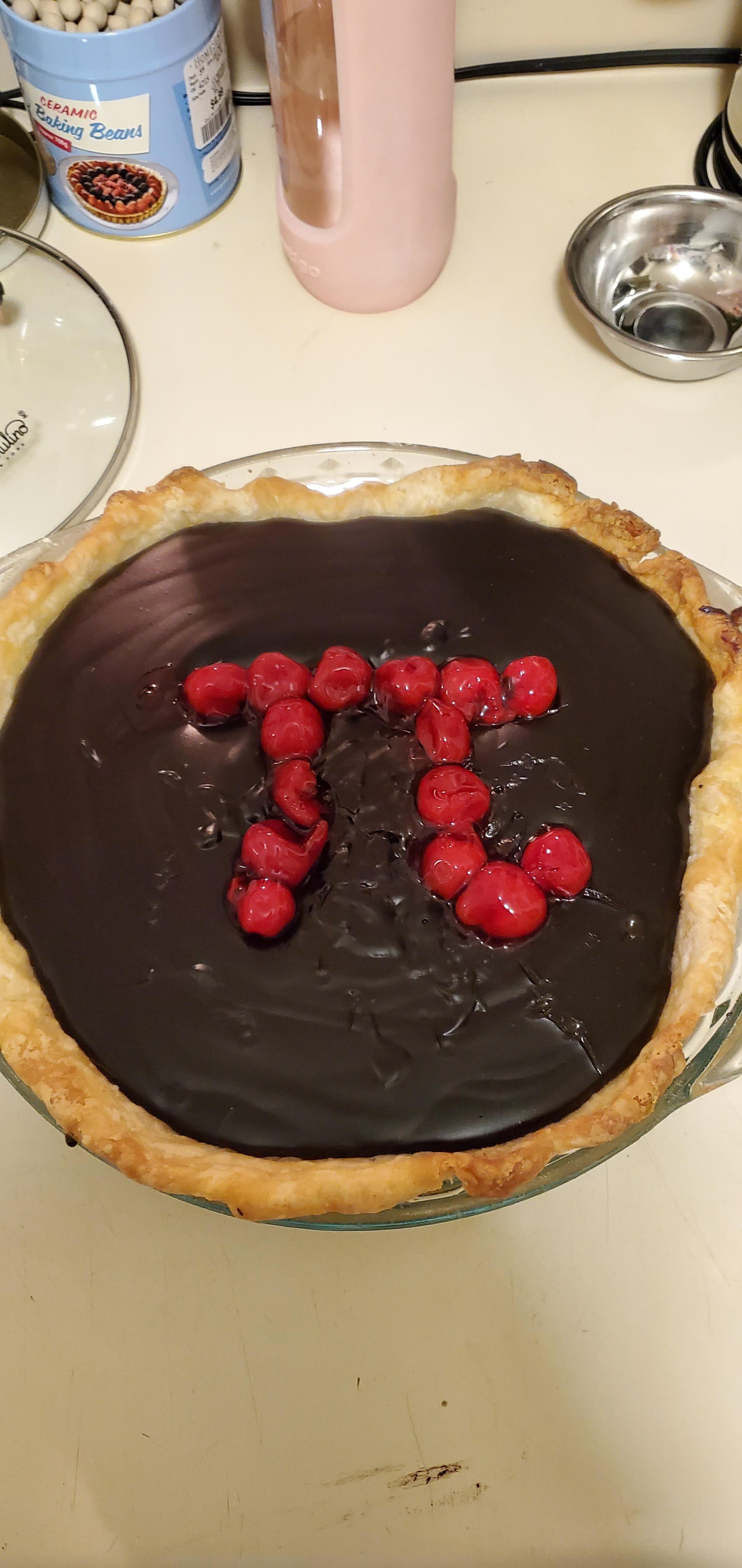 Dark chocolate and cherry pudding pie | Scrolller