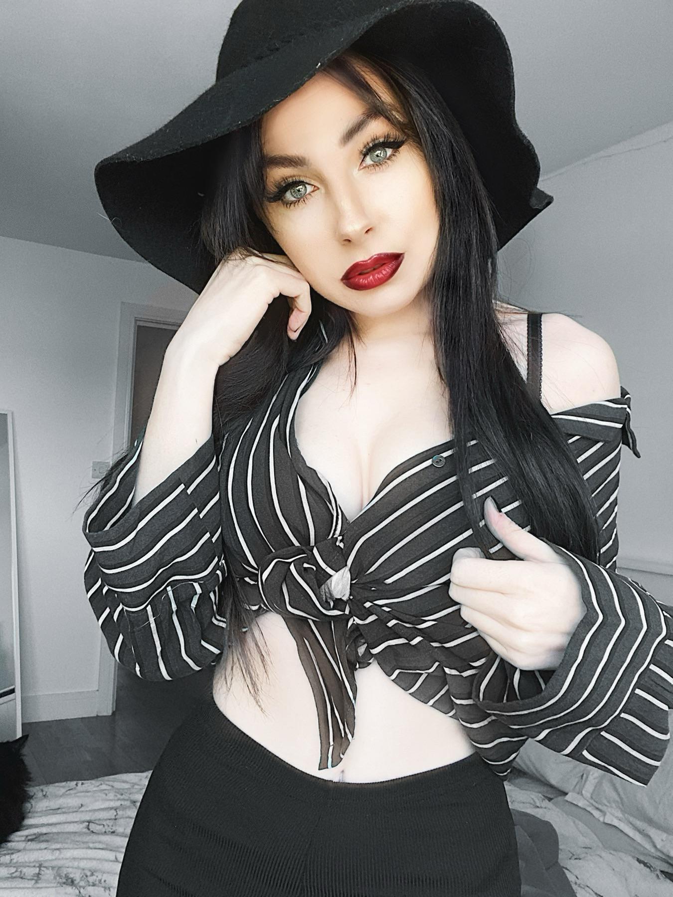 Dark class maybe & Ombré Lip | Scrolller