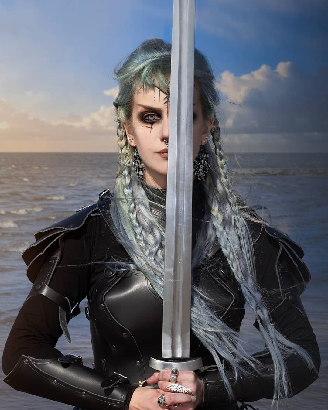 Darkness and Light (manicmoth) | Scrolller