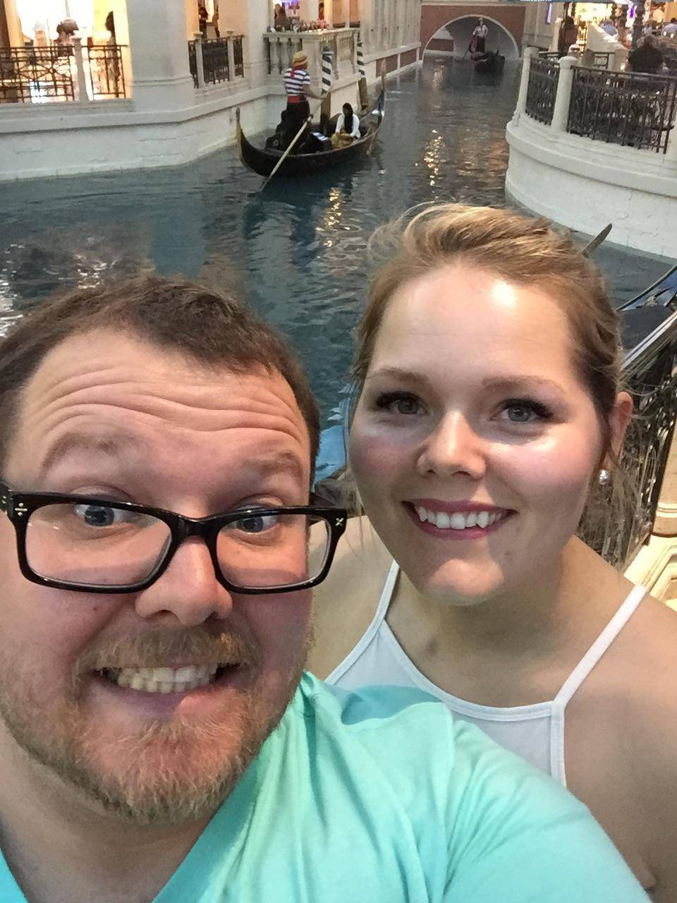 Date night | Scrolller