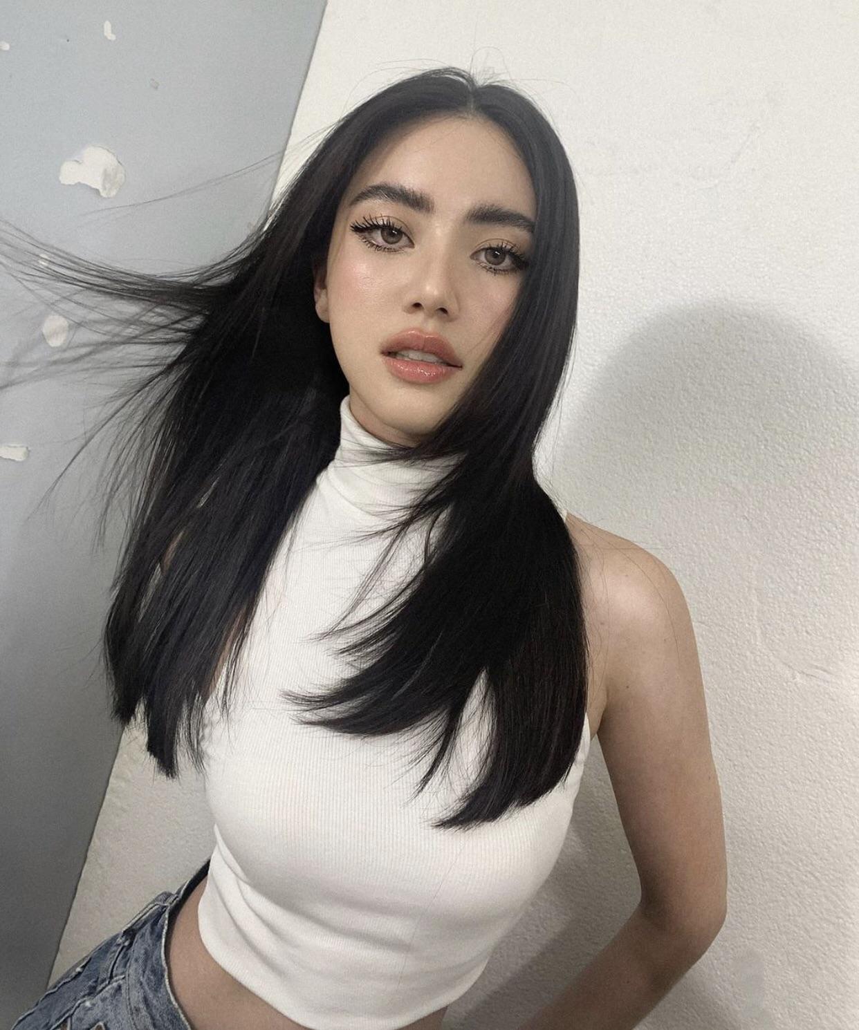 davika hoorne is insanely hot any fans of hers? | Scrolller