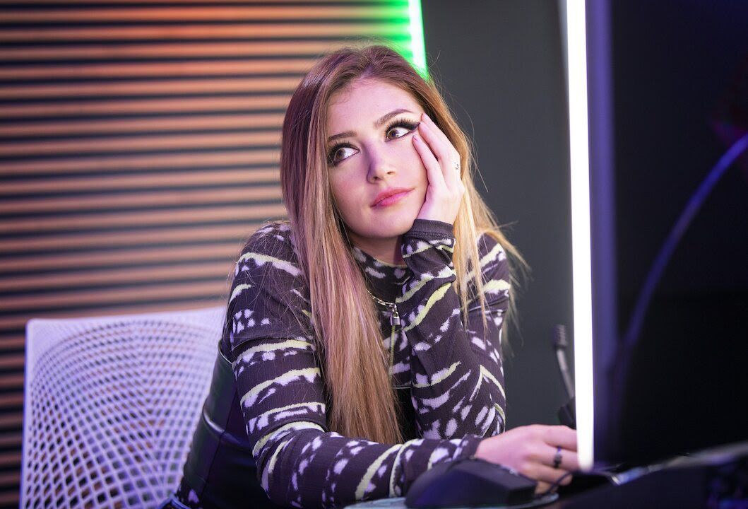 Daydreaming | Scrolller