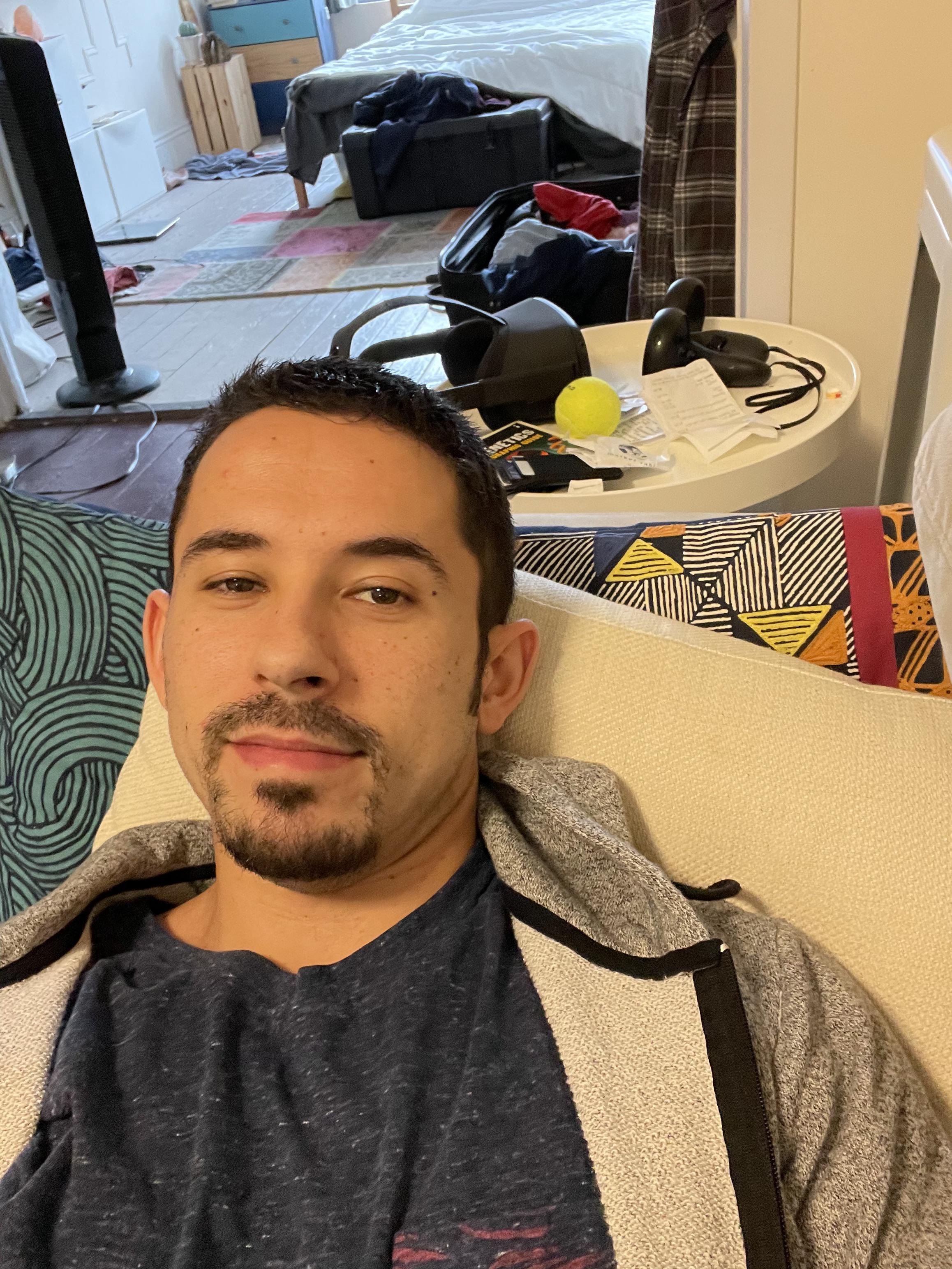 Deaf doctor moving into Hell’s Kitchen in Manhattan. Who wanna learn ASL?! Let’s have fun 🥳 ...