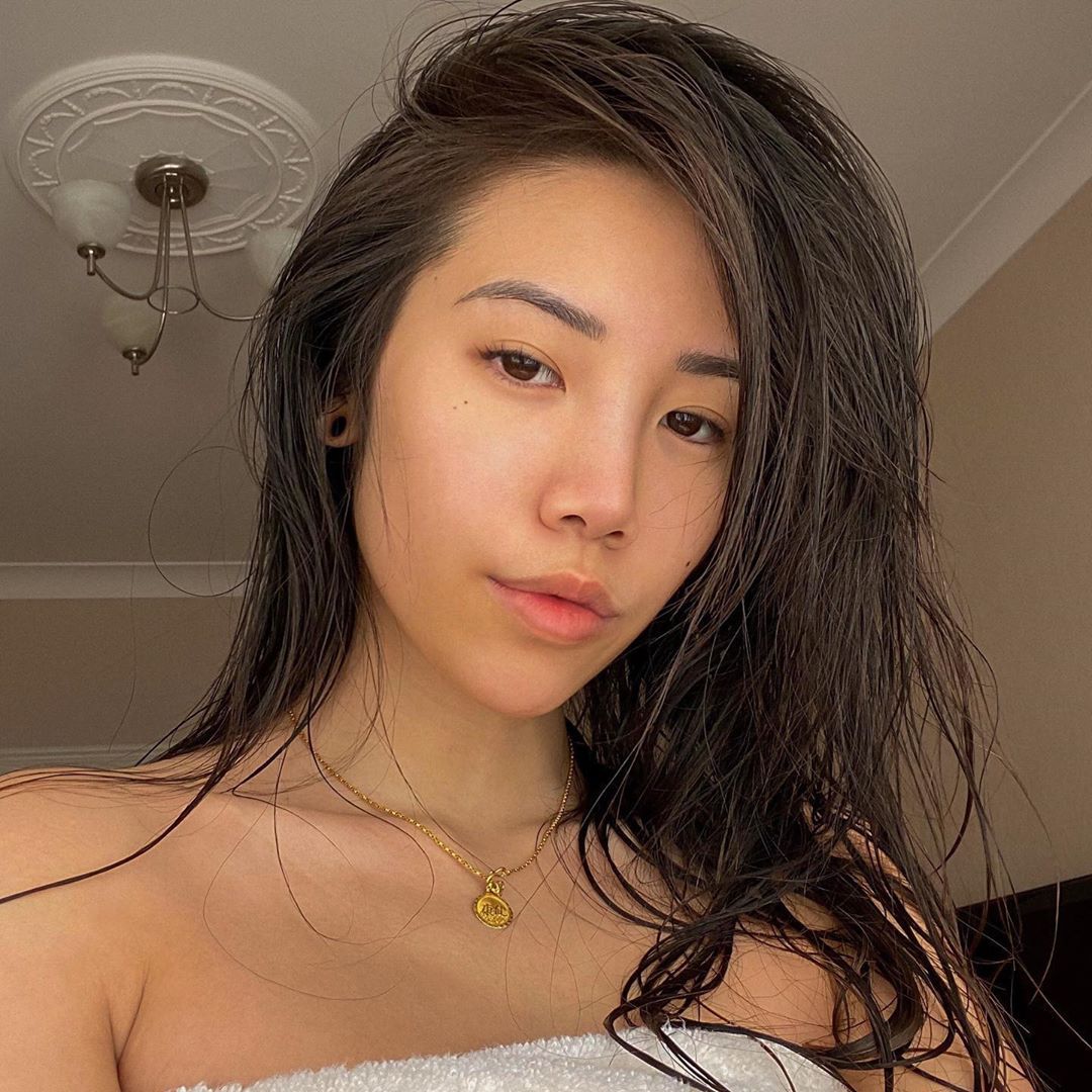 Debbie Li | Scrolller