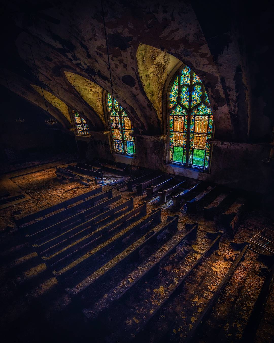 Decaying Church [1080 x 1350] | Scrolller