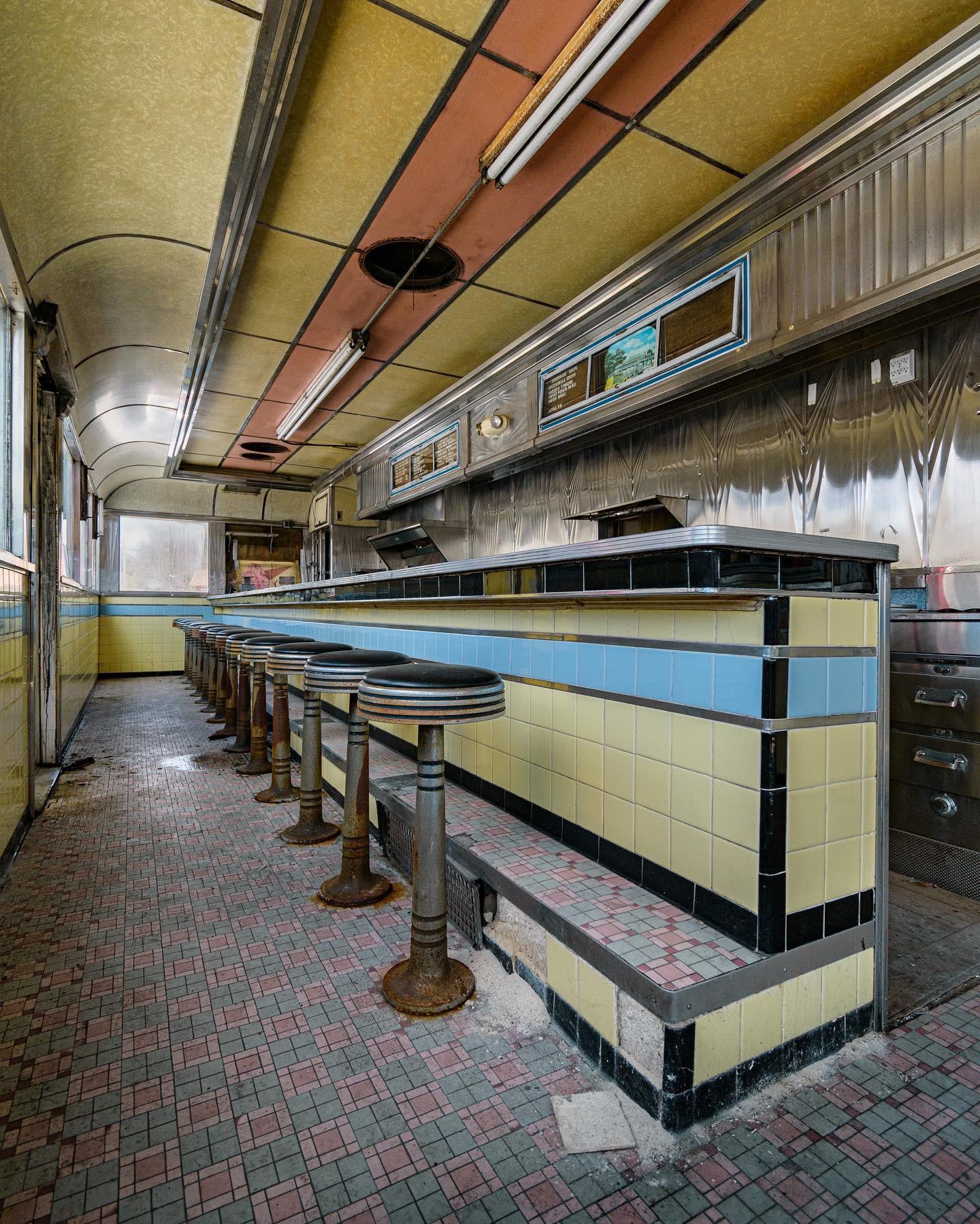 Decaying diner | Scrolller