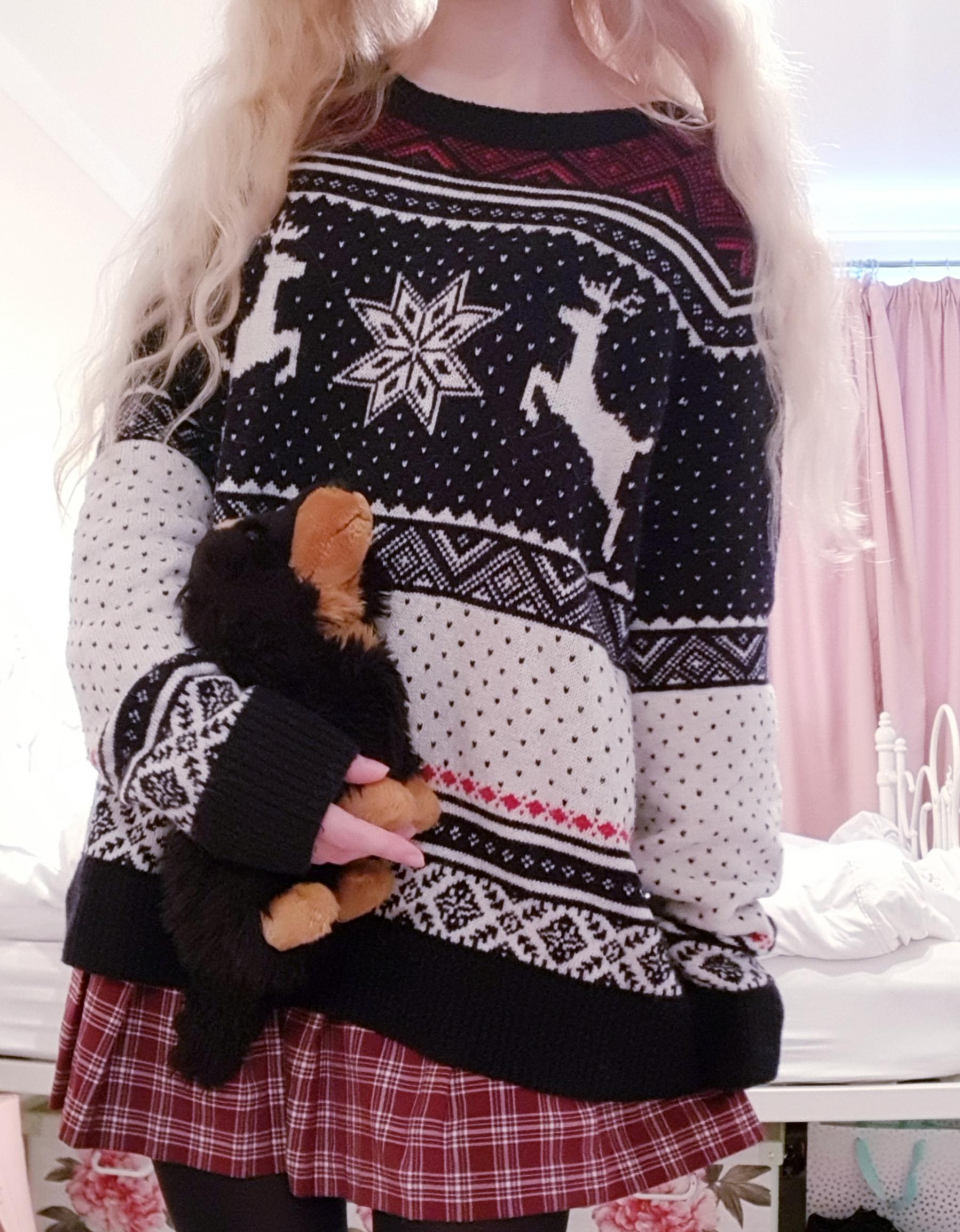 December 1st.. it's officially chwistmas time 😁 | Scrolller