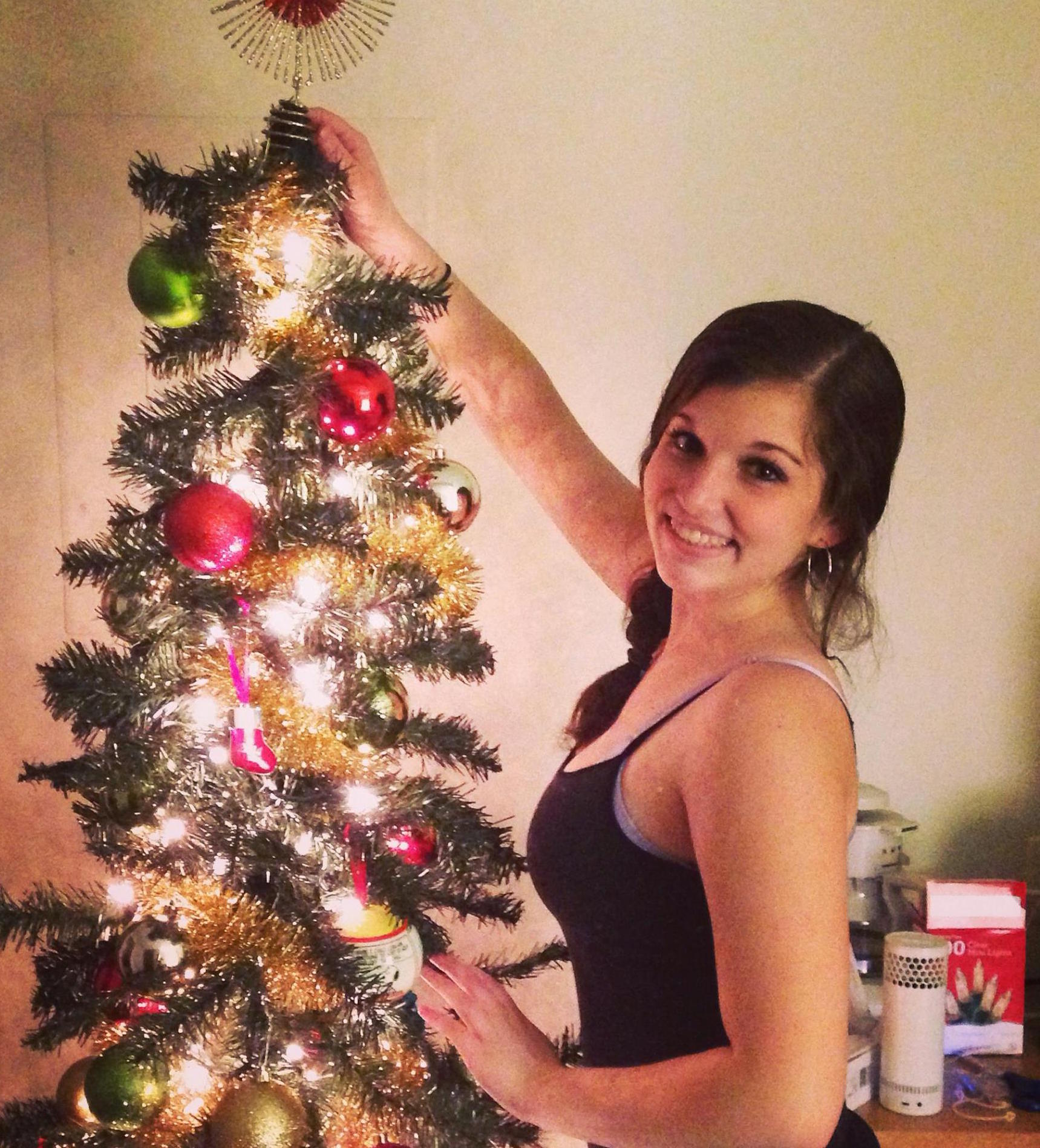 Decorating the tree | Scrolller