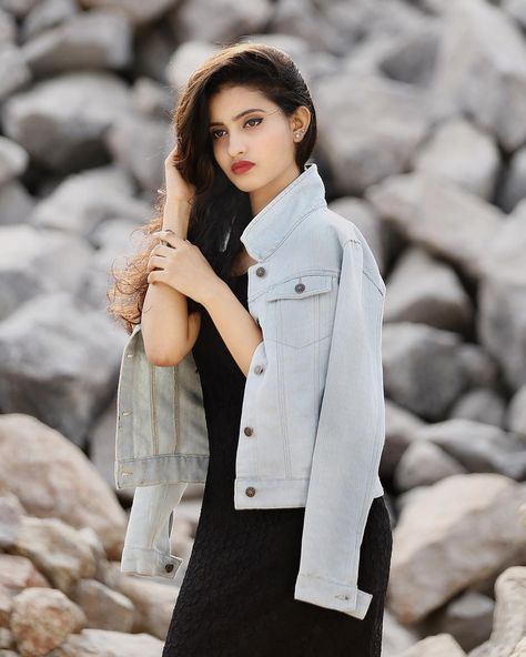 Deepika Pilli - Dhee Anchor Telugu | Scrolller