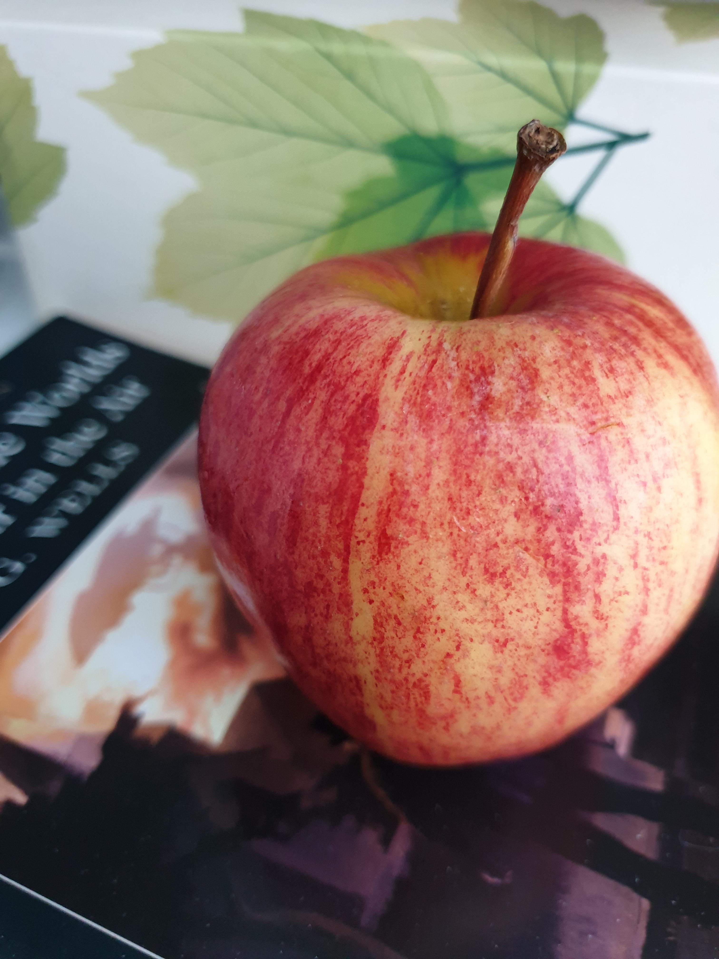 delicious red orb | Scrolller