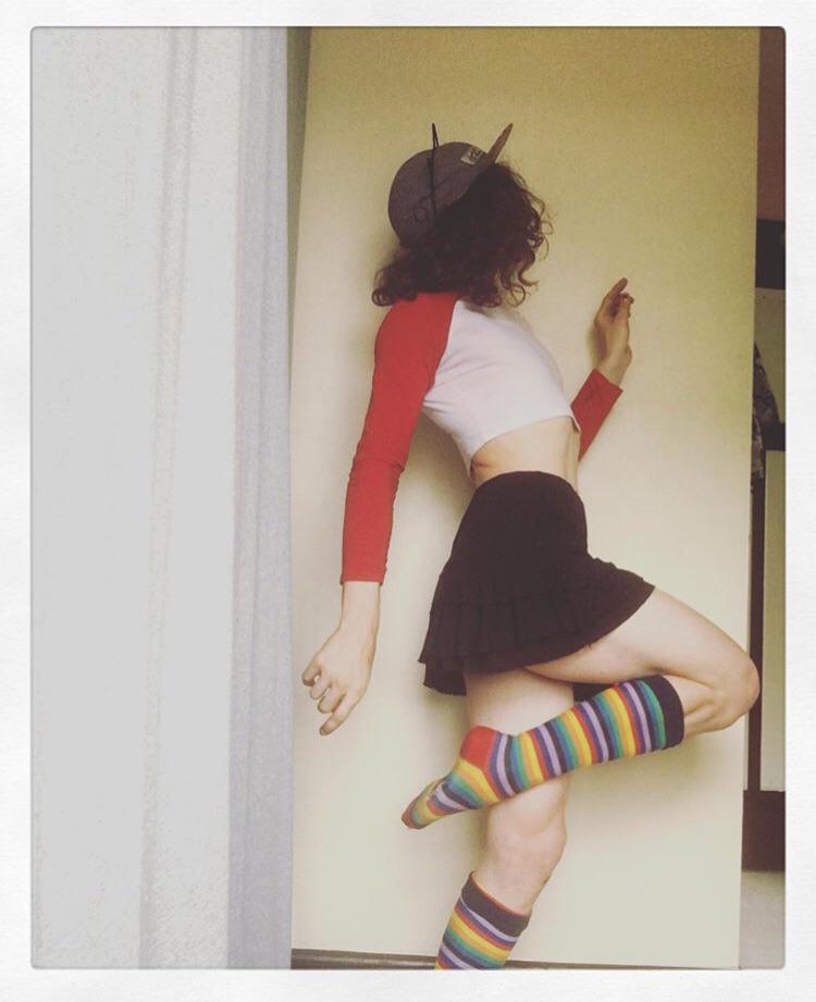 Dem legs | Scrolller