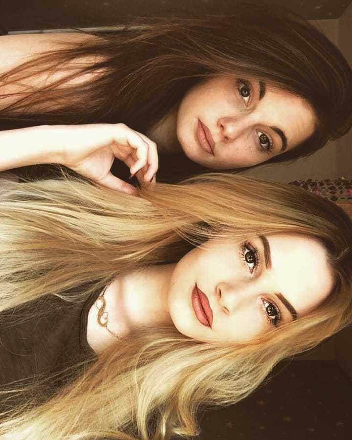 Denise und Schwester | Scrolller