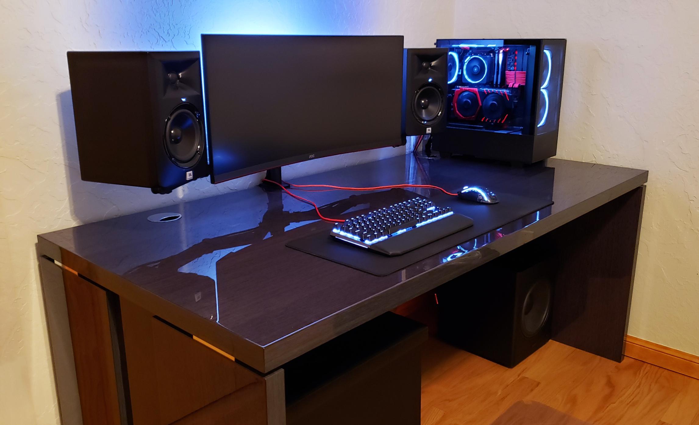 Desk Upgrade and Floating Speakers | Scrolller