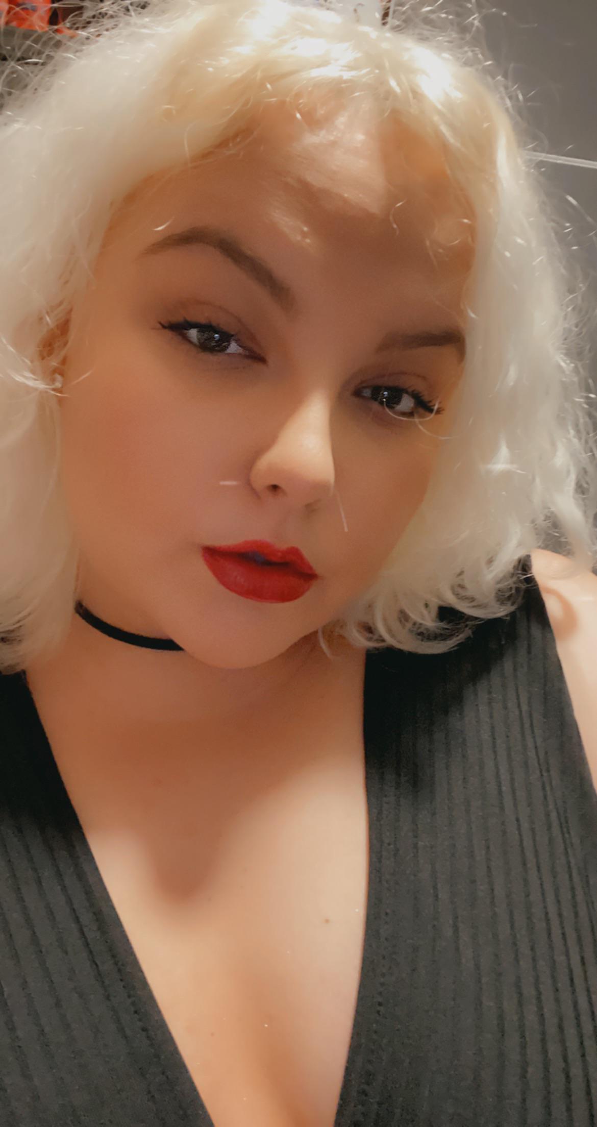 Desperate to be owned? Approach | Scrolller