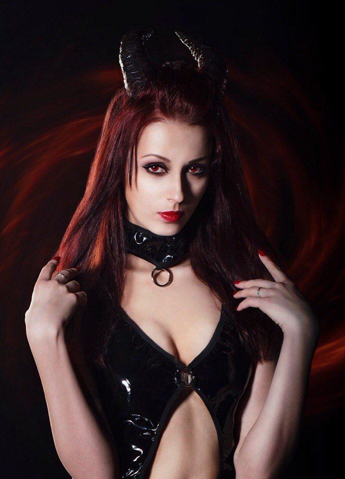 [Deviantart] Succubus Cosplay by Valery-Himera | Scrolller