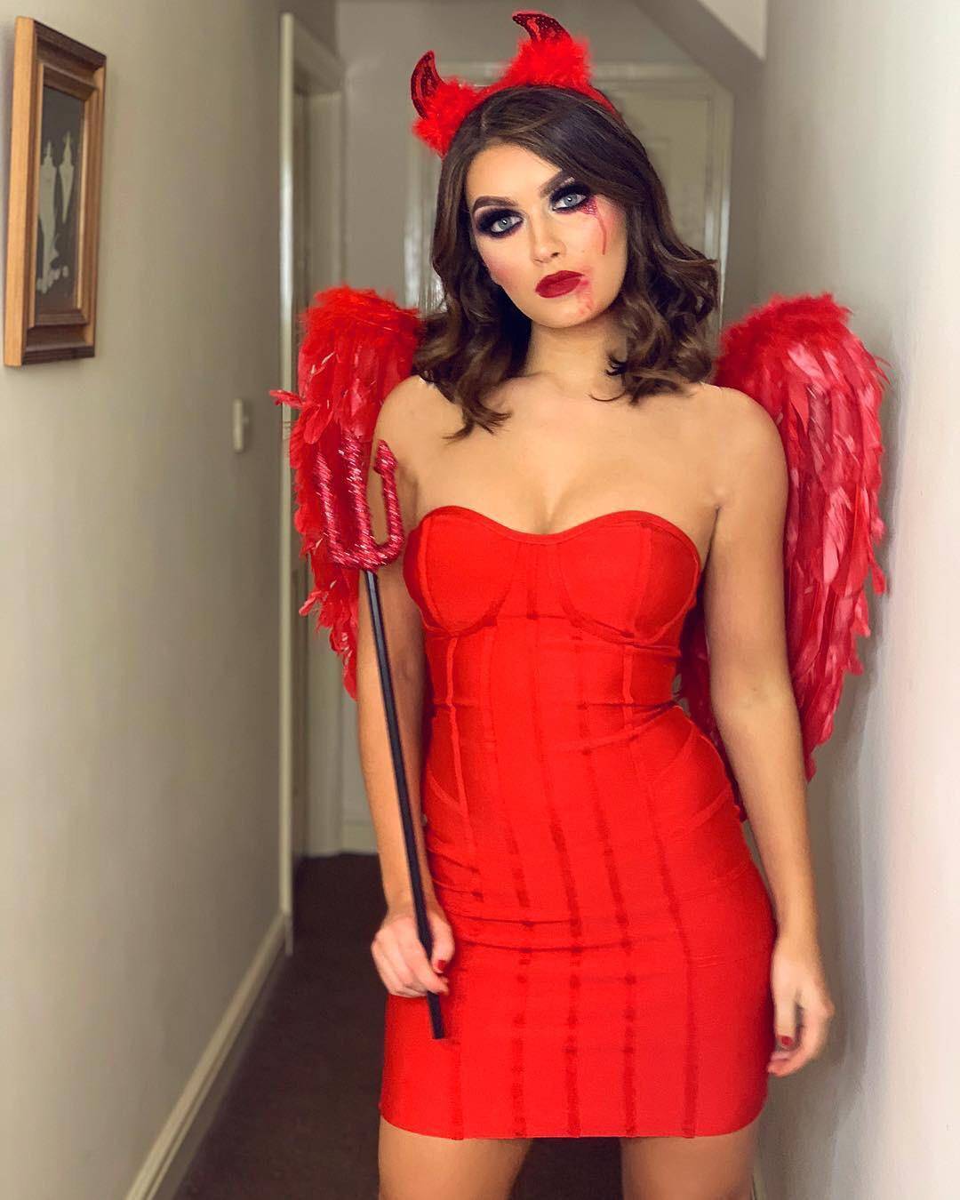 Devil Holly | Scrolller