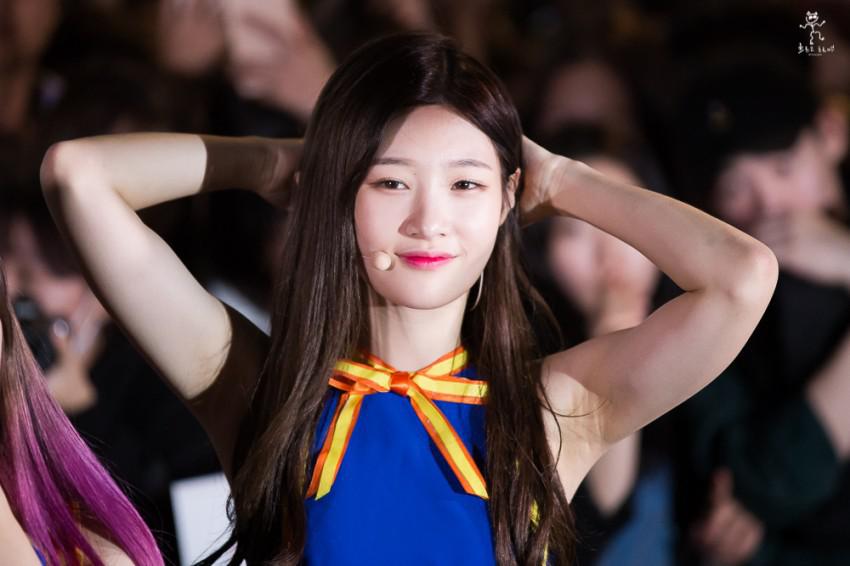 DIA - Chaeyeon | Scrolller