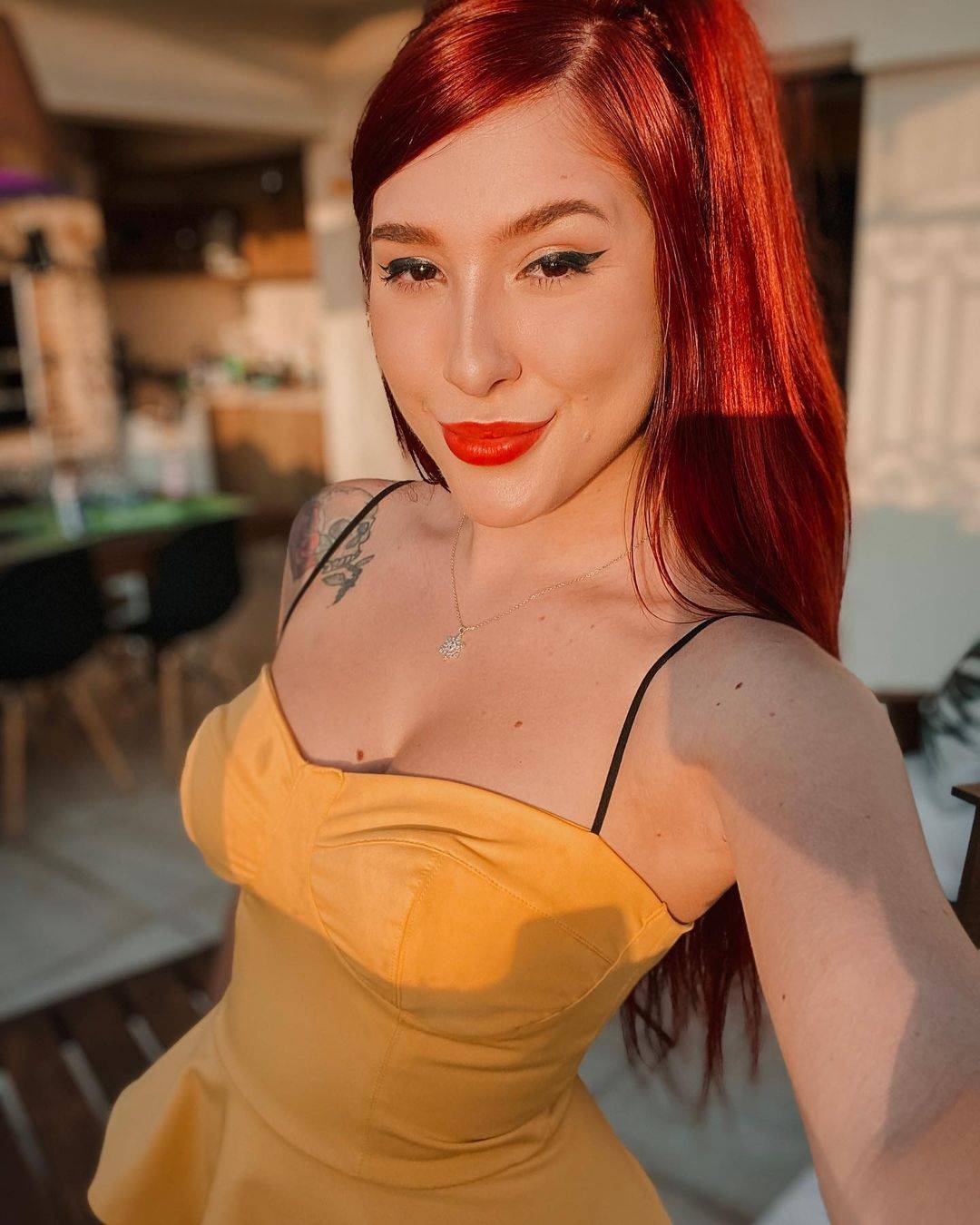 Diana Zambrouski | Scrolller