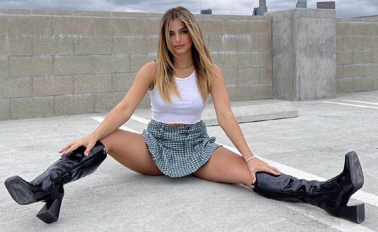 Die geile schlampe addisona breitbeinig 😍🤤🤤 | Scrolller