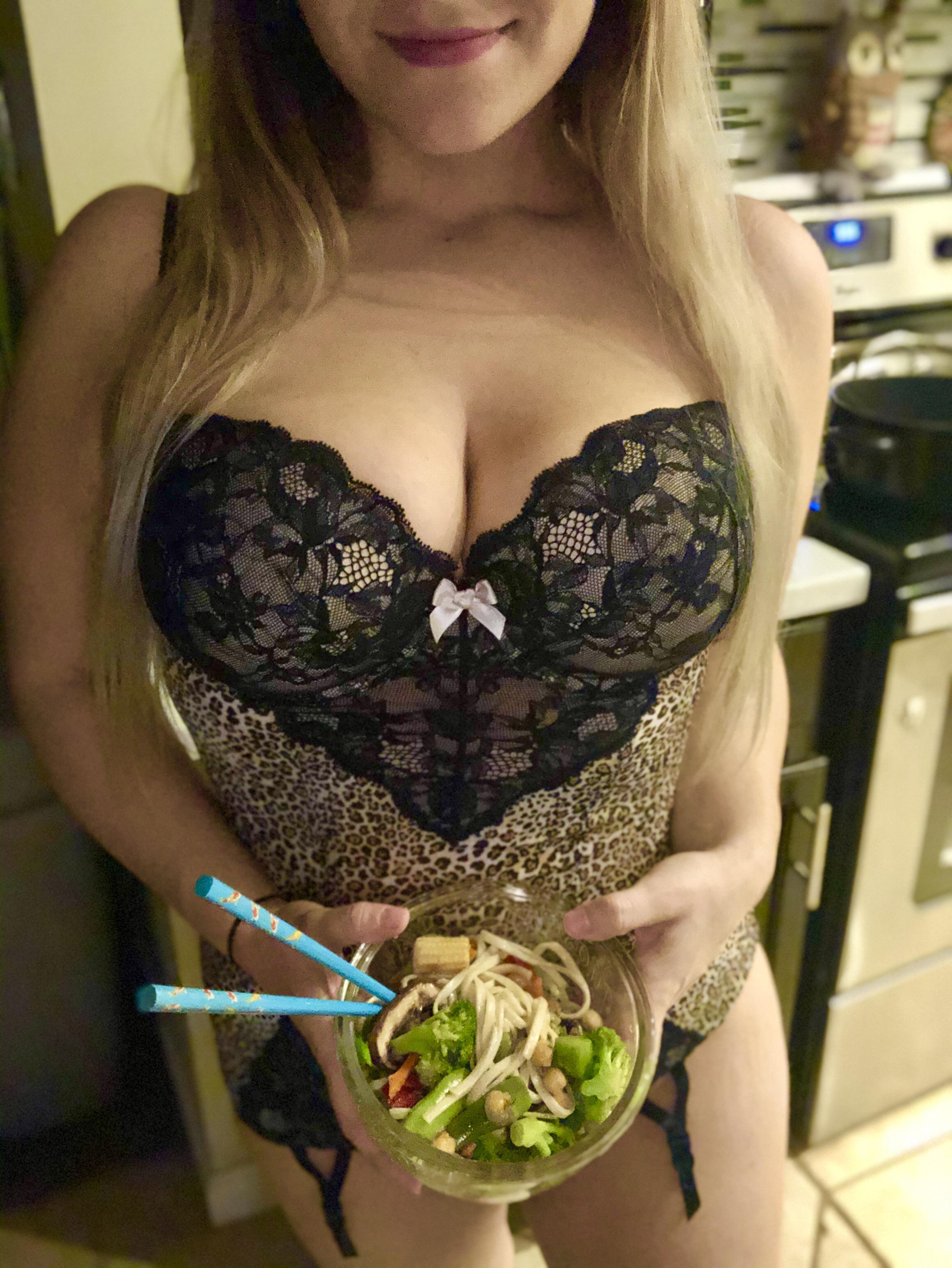 Ready for dinner? | Scrolller