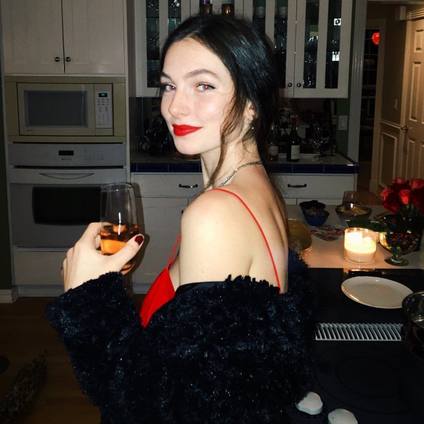 dinner party | Scrolller