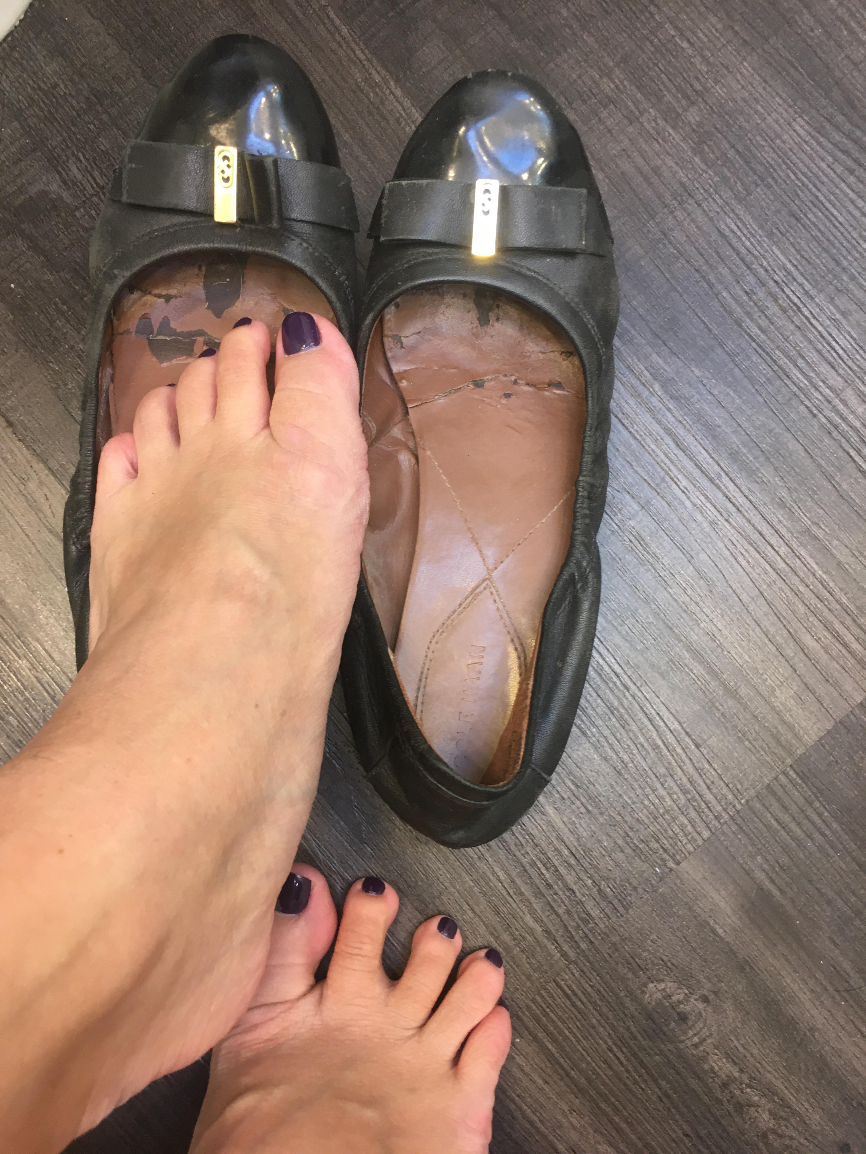 Dirty feet and flats 💦 | Scrolller