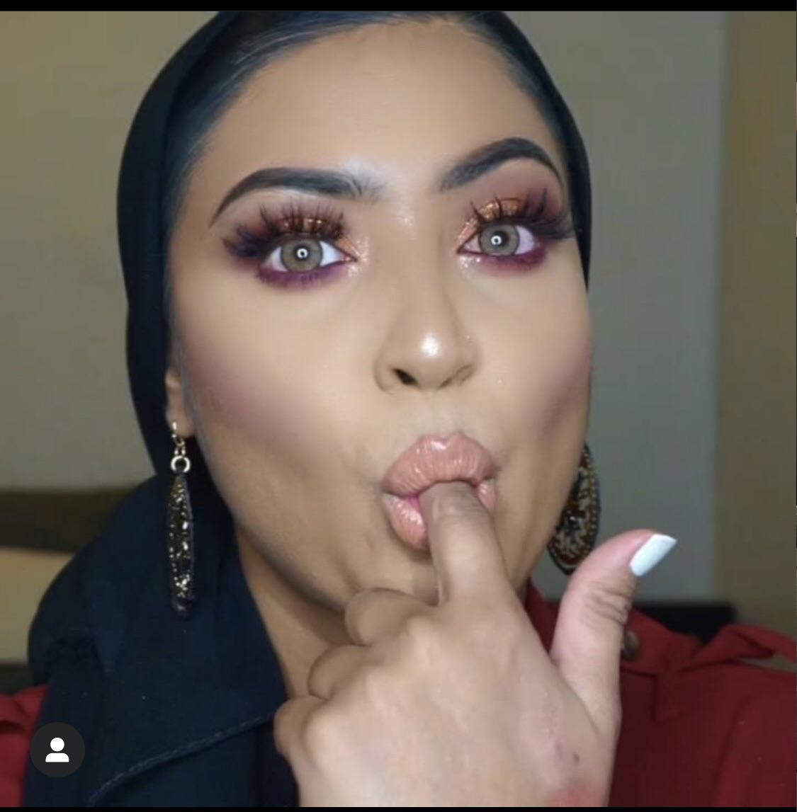 Dirty tease 😈 | Scrolller