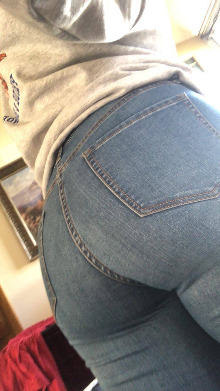 DM for some fun 😈 | Scrolller