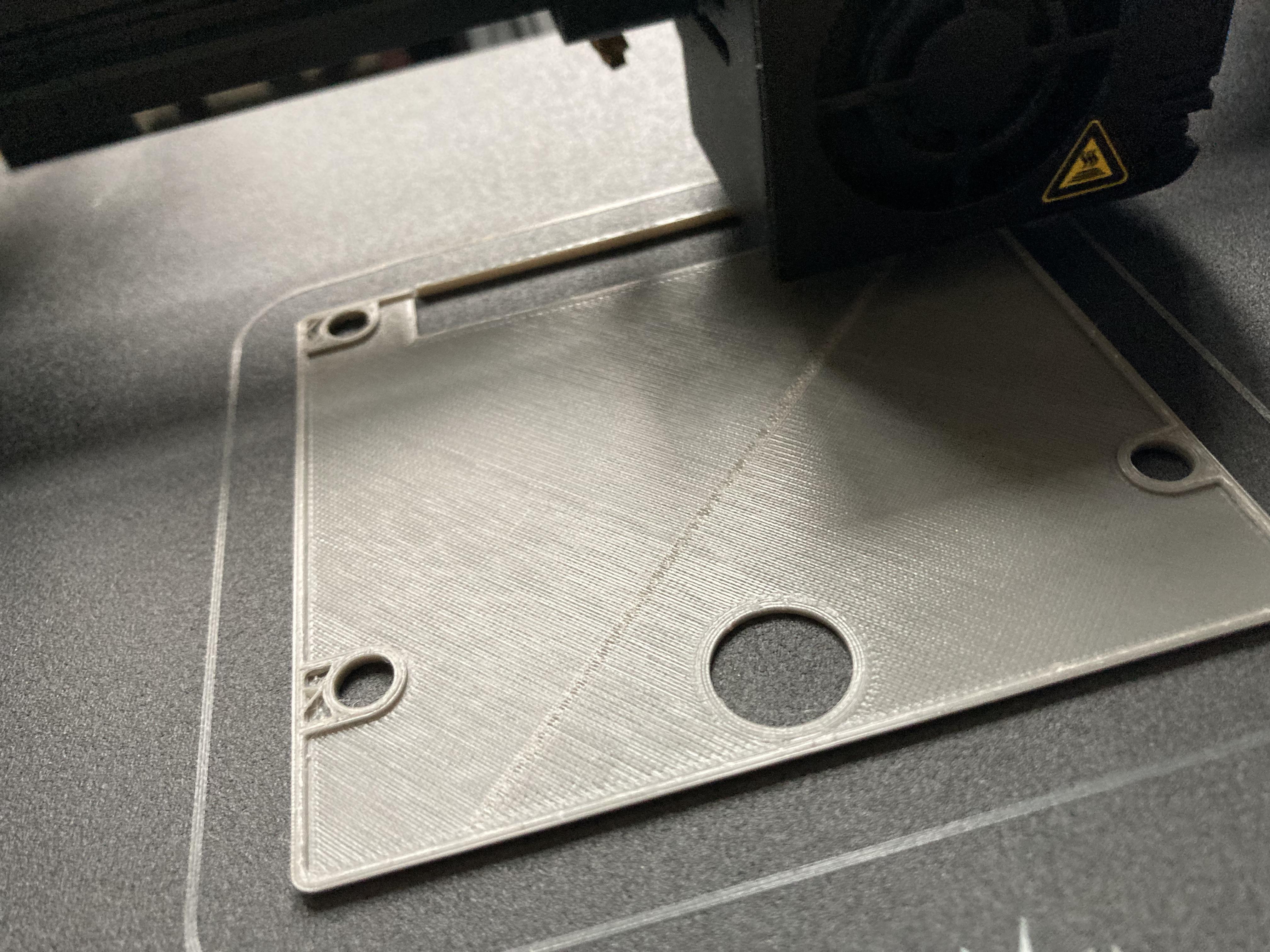 Do any of you have any idea how this could have happened? Problems with feeding the filament ...