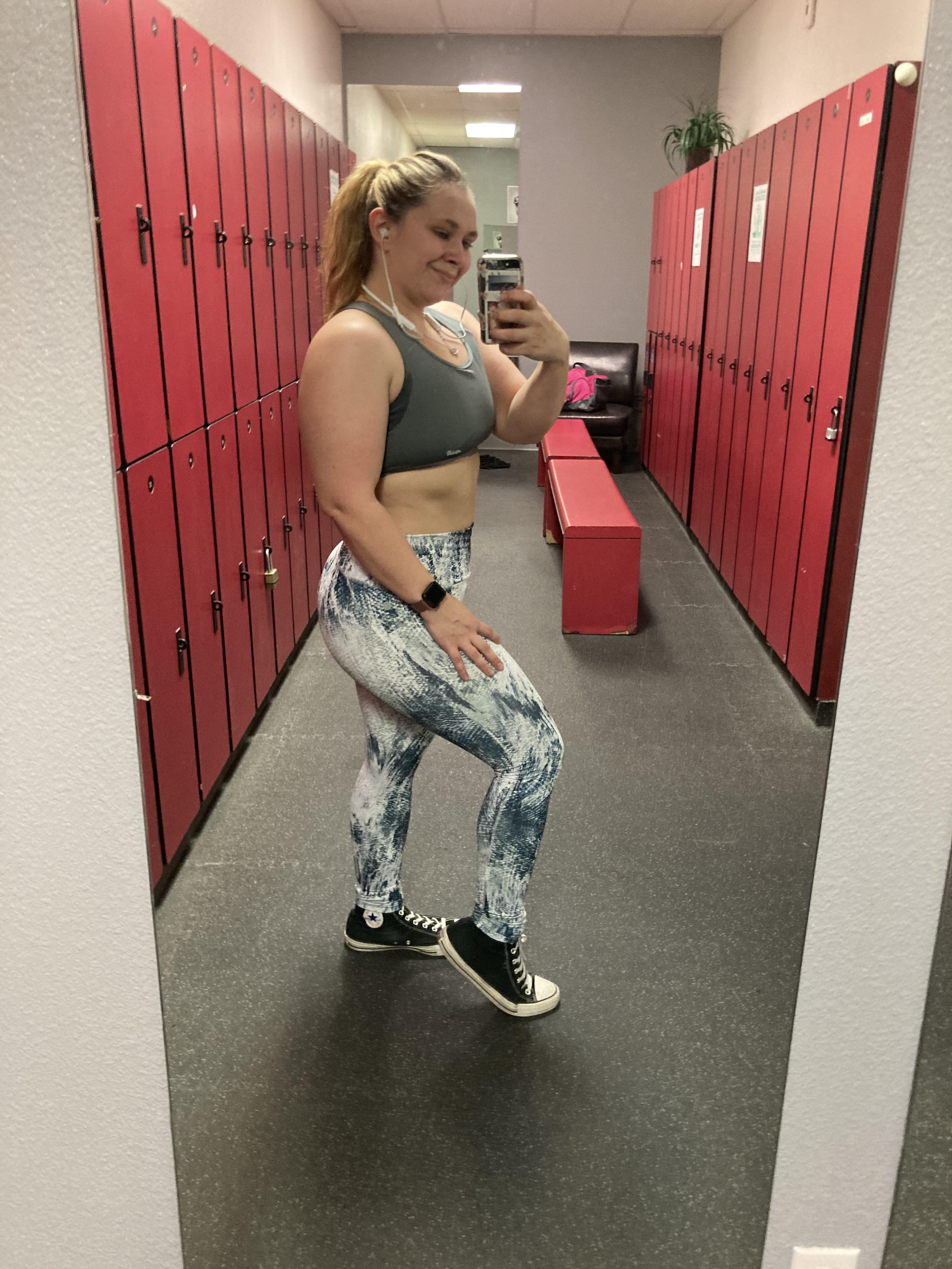 Do my shoes match my gym outfit? | Scrolller